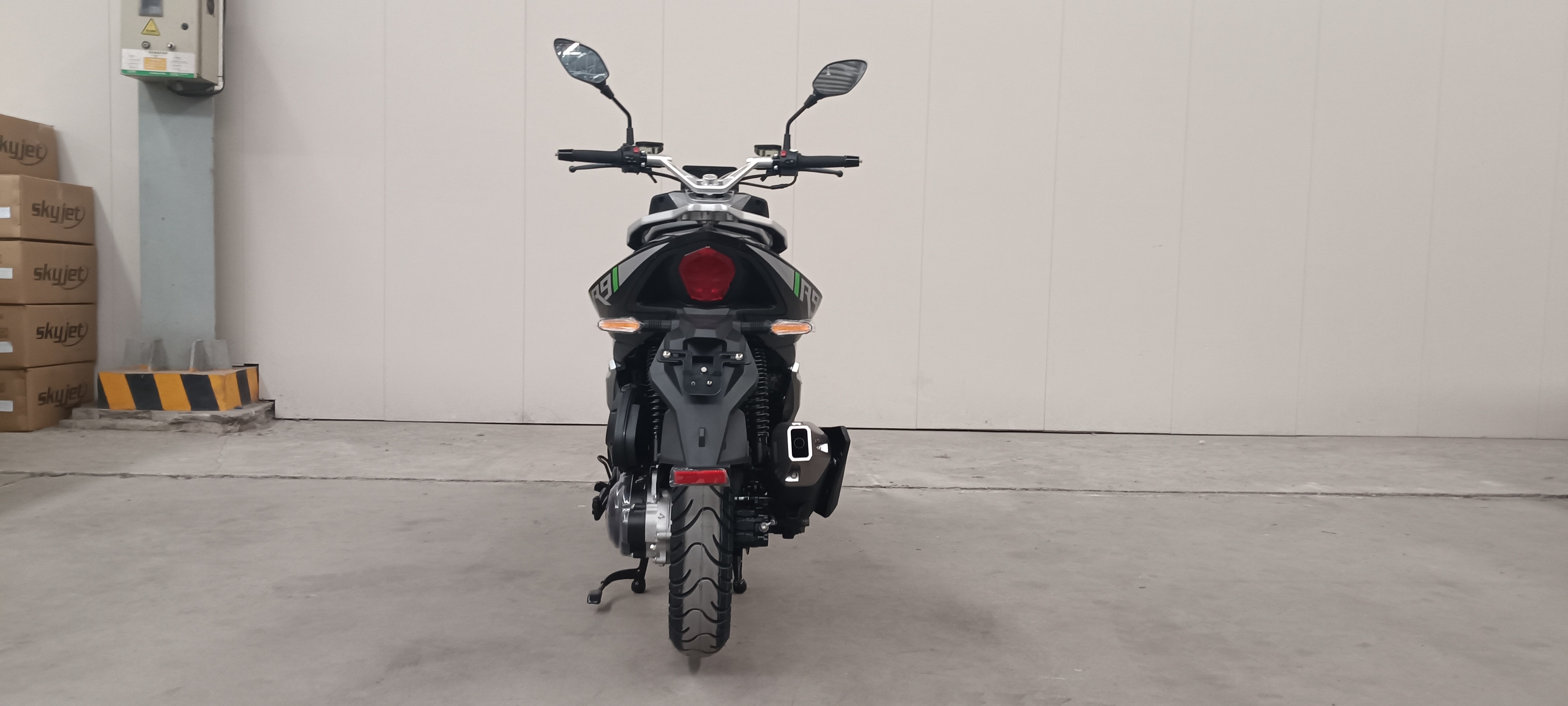 Znen R9 EFI moposkootteri 50cc | Mopot ja skootterit | Kone-Glans