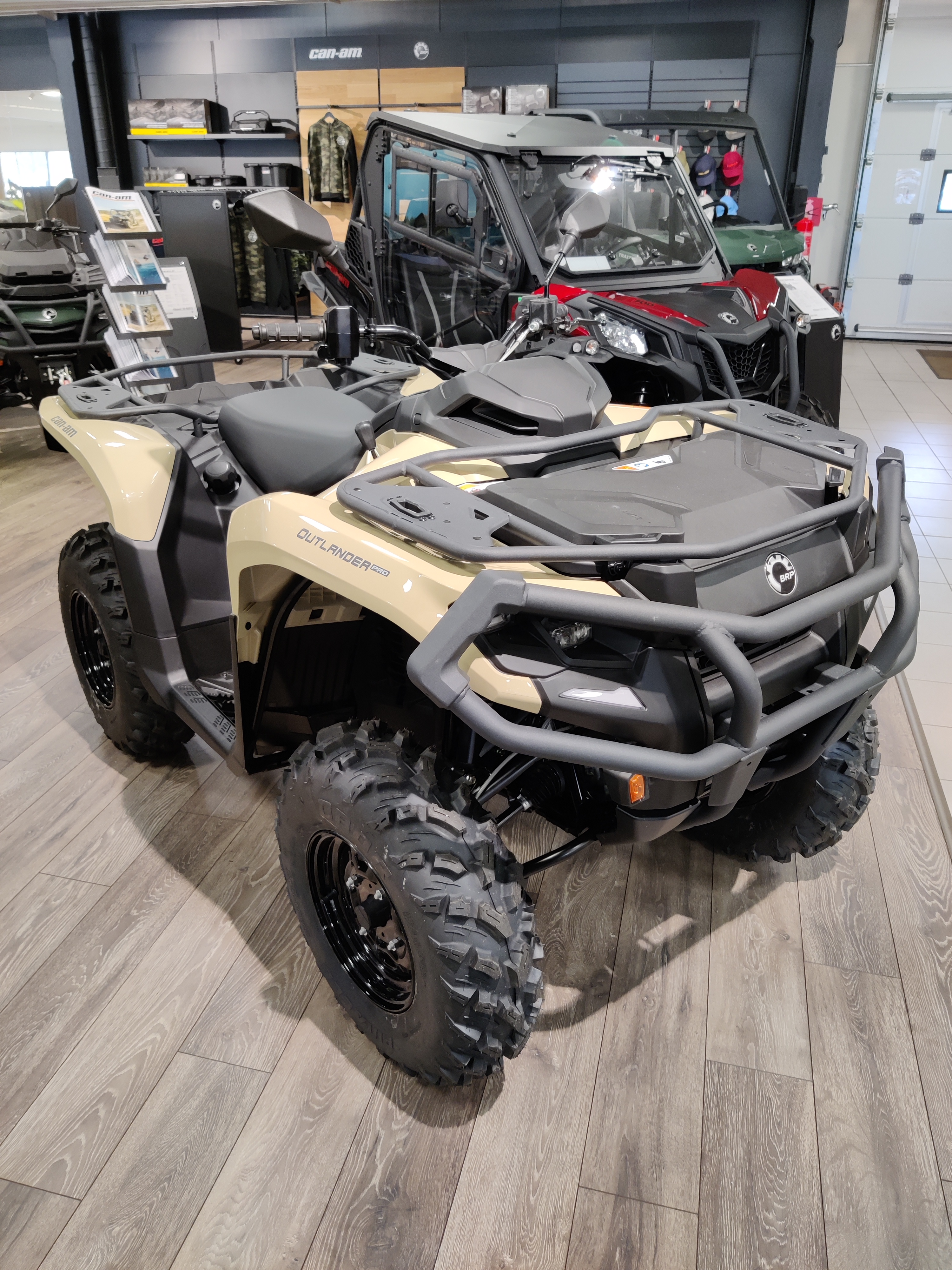 Can-Am Outlander PRO HD5 T | Ajoneuvot | Kone-Glans