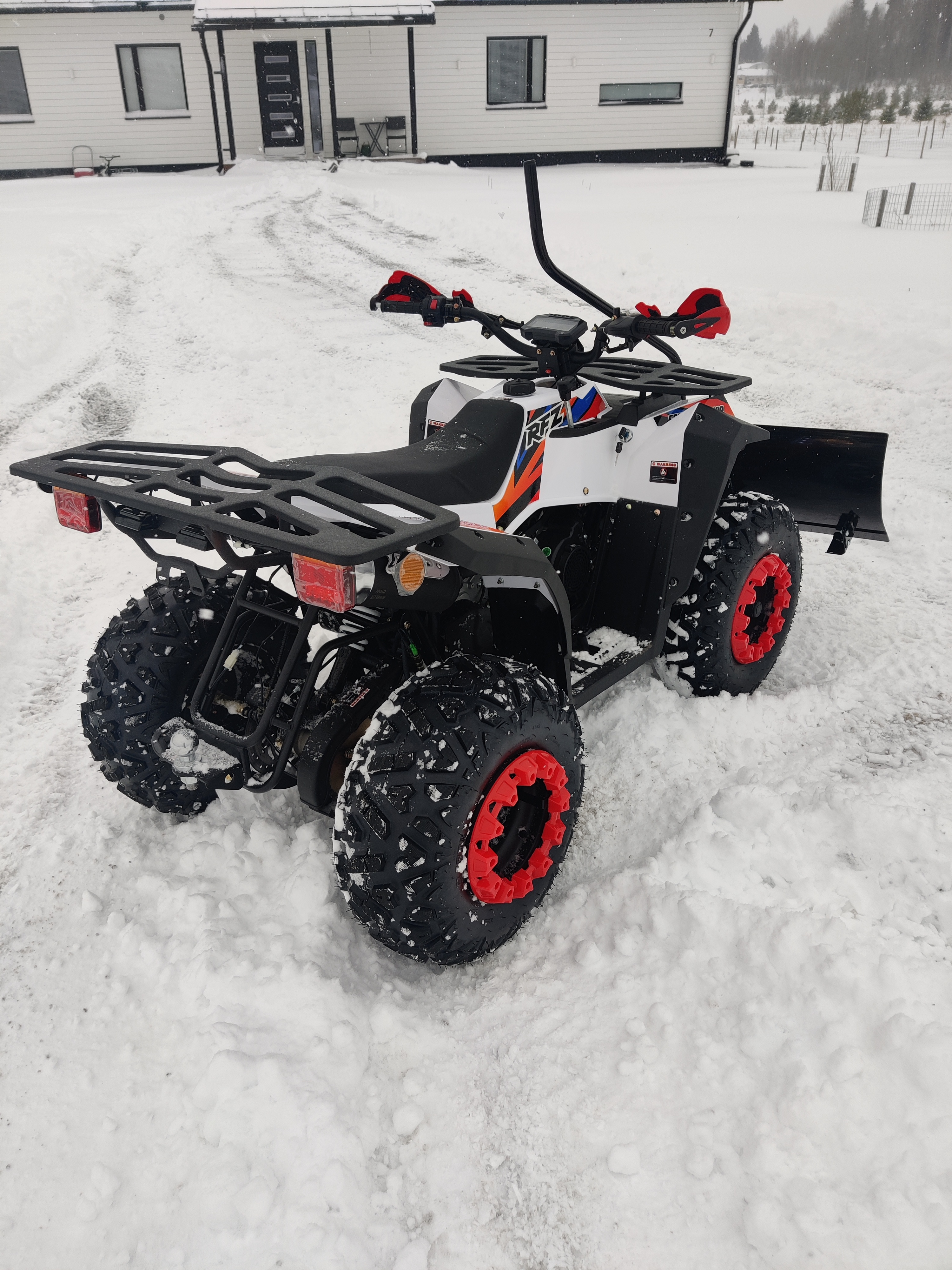 Traktorimönkijä 200 T3B Apollo Orion Commander TALVIPAKETILLA | Apollo ...